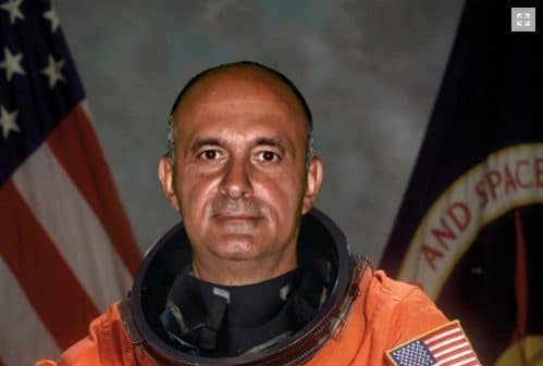 NAUČNIK iz Kosovske ulice: Dejan Stojković istražuje CRNE RUPE ...